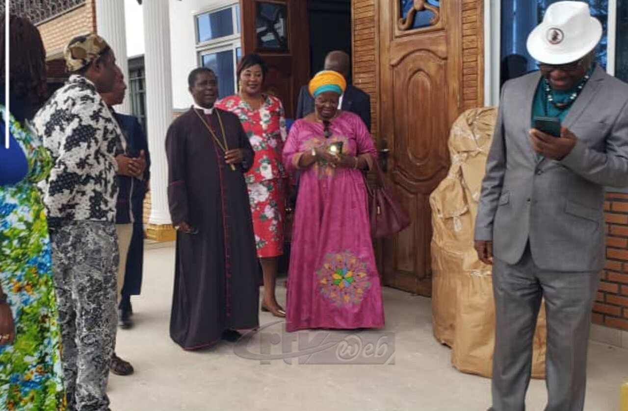 Pape à Bamenda : comment les autorités préparent une couverture ...